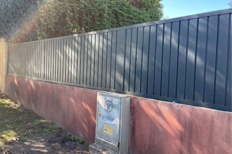 Instalación de 13 metros de valla en una vivienda | Cerrajería Rubio